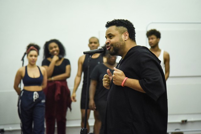 Filho de Tim Maia, Carmelo Maia se encontra com ator que será seu pai ...
