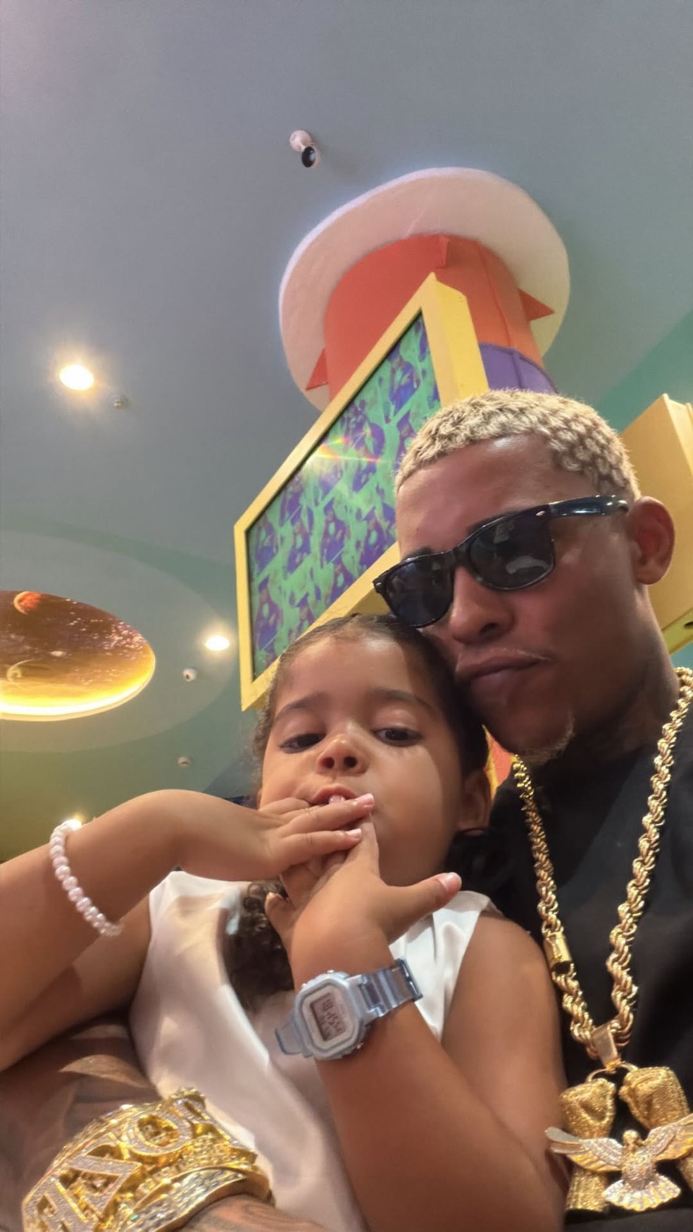 Poze do Rodo e Vivi Noronha se reencontram na formatura da filha após ...