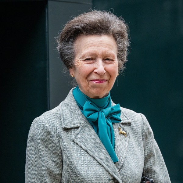 Quem é princesa Anne, irmã do rei Charles, que está internada após acidente