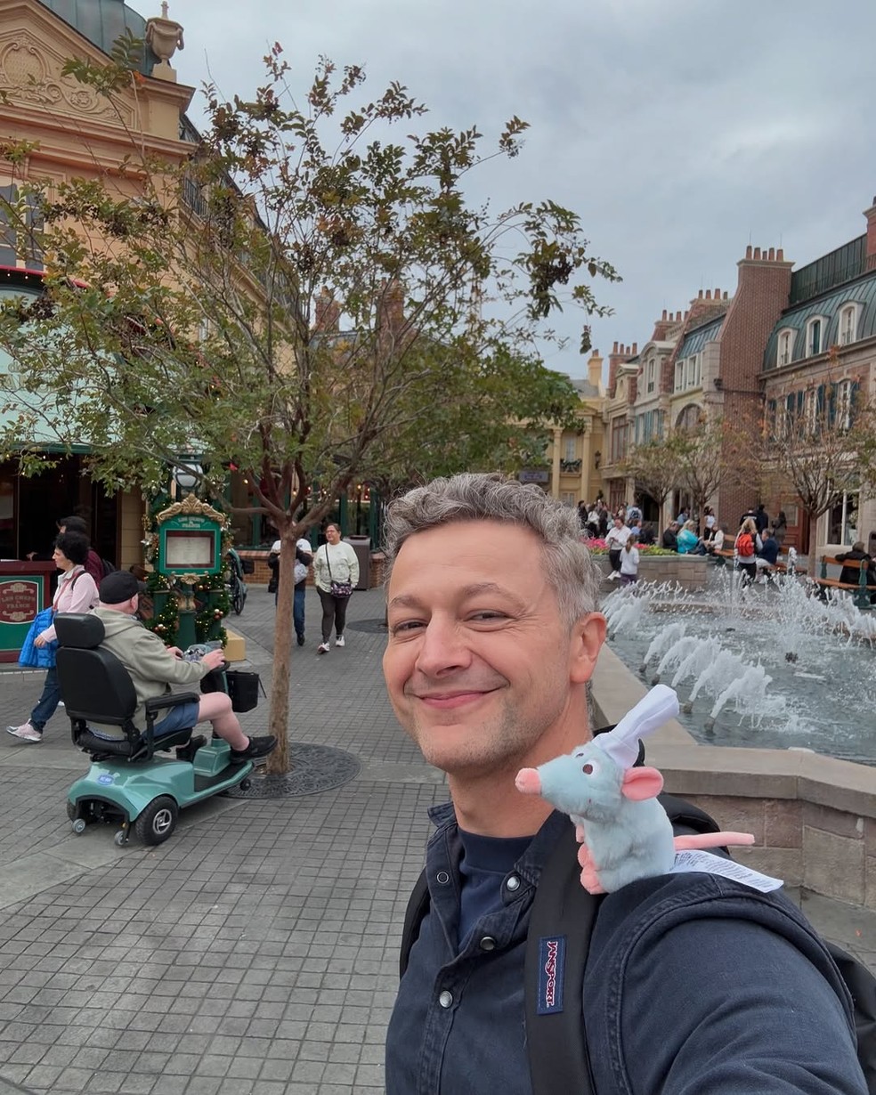 Após viagem com novo namorado, Sandy é vista com Lucas Lima em Orlando ...