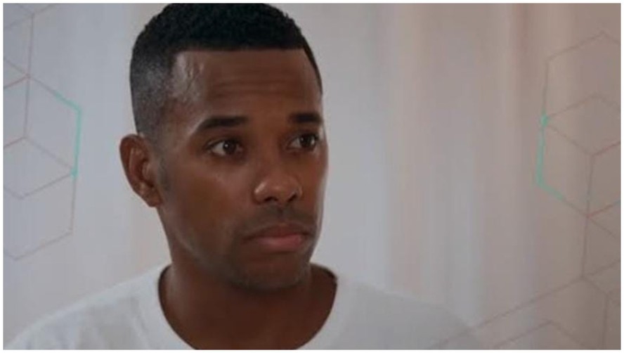 Robinho vai tomar banho de sol separado de outros detentos