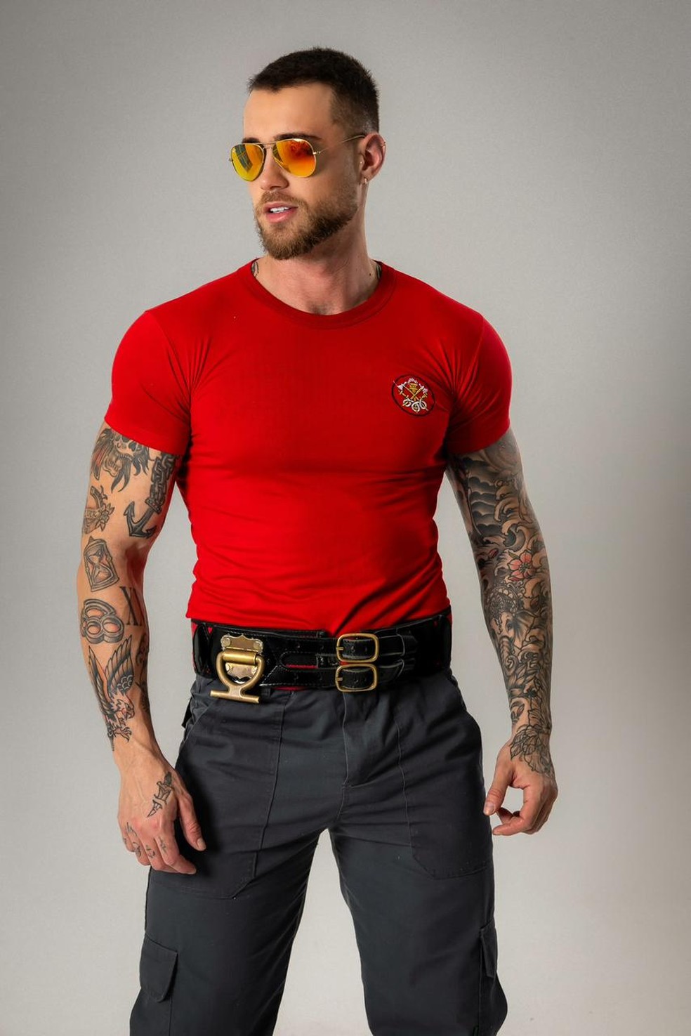 Bombeiro da Eliana, Yuri Bonotto rebate seguidor que o mandou fazer ...