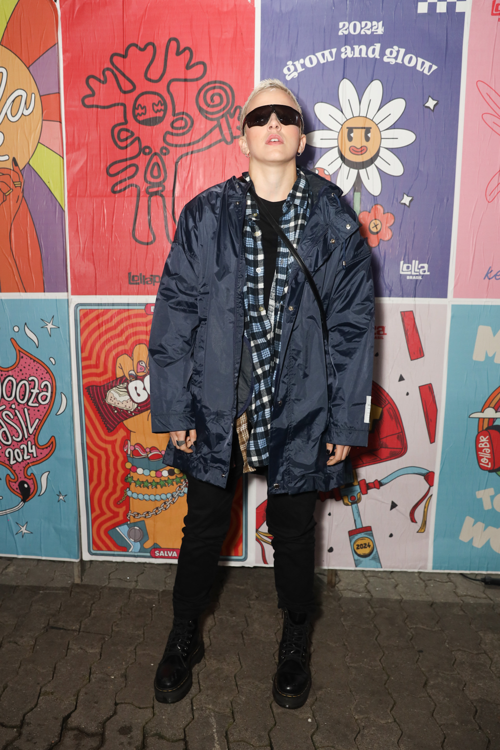 Famosos conferem primeiro dia do Lollapalooza 2024; veja looks