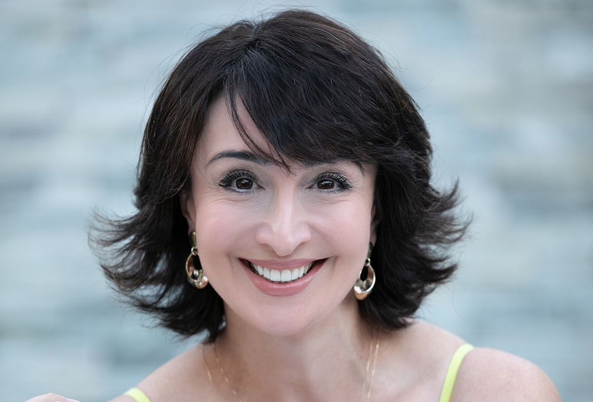 Dubladora Mabel Cezar celebra 'Oscar da Voz' em Hollywood