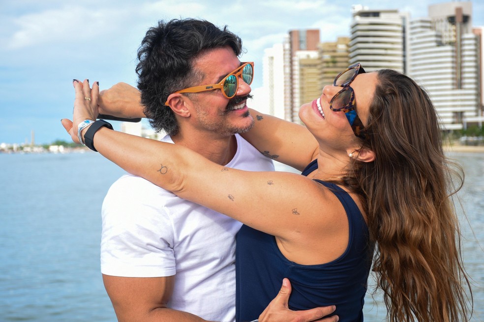 Priscila Fantin e Bruno Lopes fazem viagem romântica por Beach Park