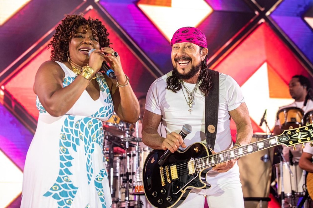 Bell Marques e Durval Lelys se reencontram no palco após 28 anos