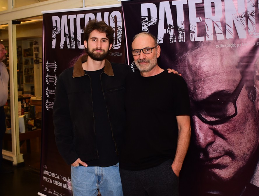 Marco Ricca posa com Felipe Ricca, seu filho com Adriana Esteves, em ...