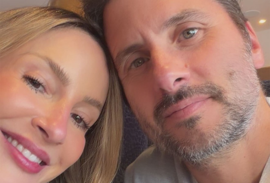 Claudia Leitte posta cliques raros do marido e dos três filhos