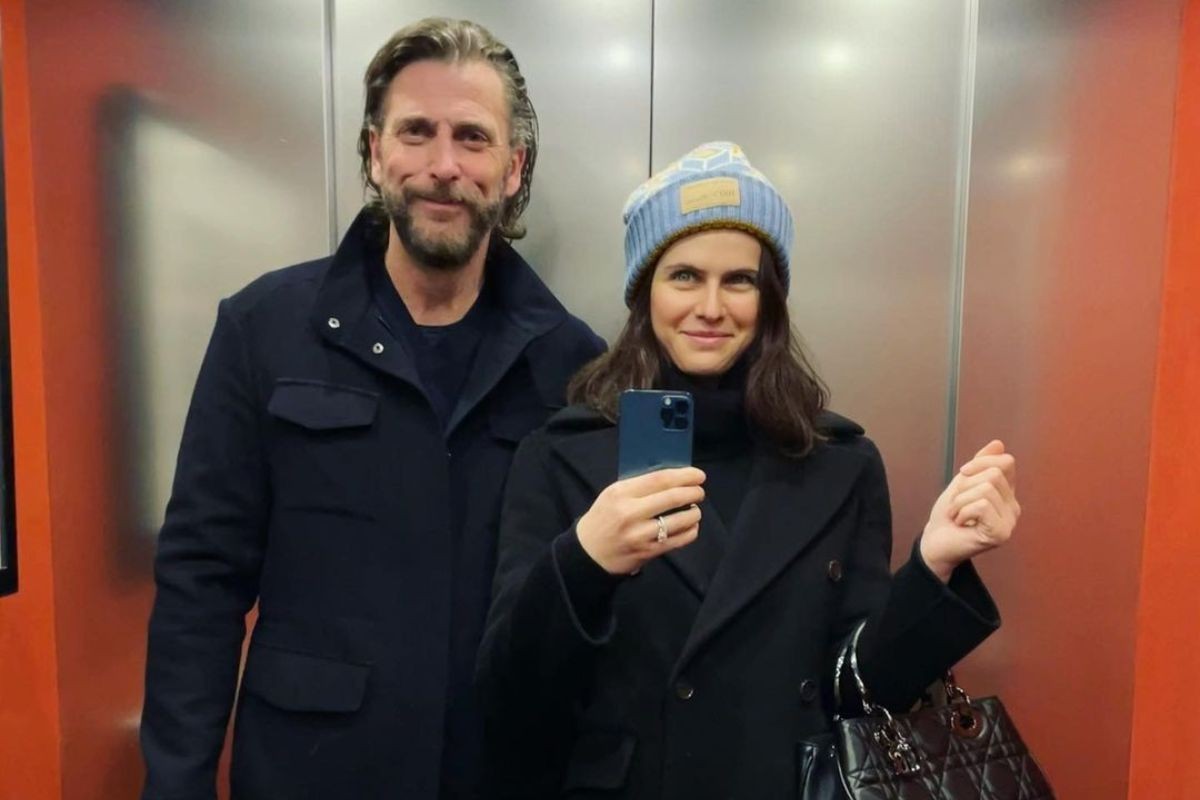 Atriz Alexandra Daddario anuncia nascimento do filho com foto temática ...