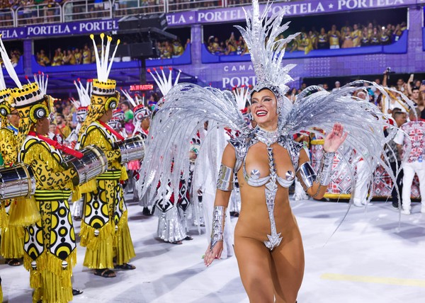 Galeria: Escolas fazem a festa no Desfile das Campeãs do Carnaval do Rio