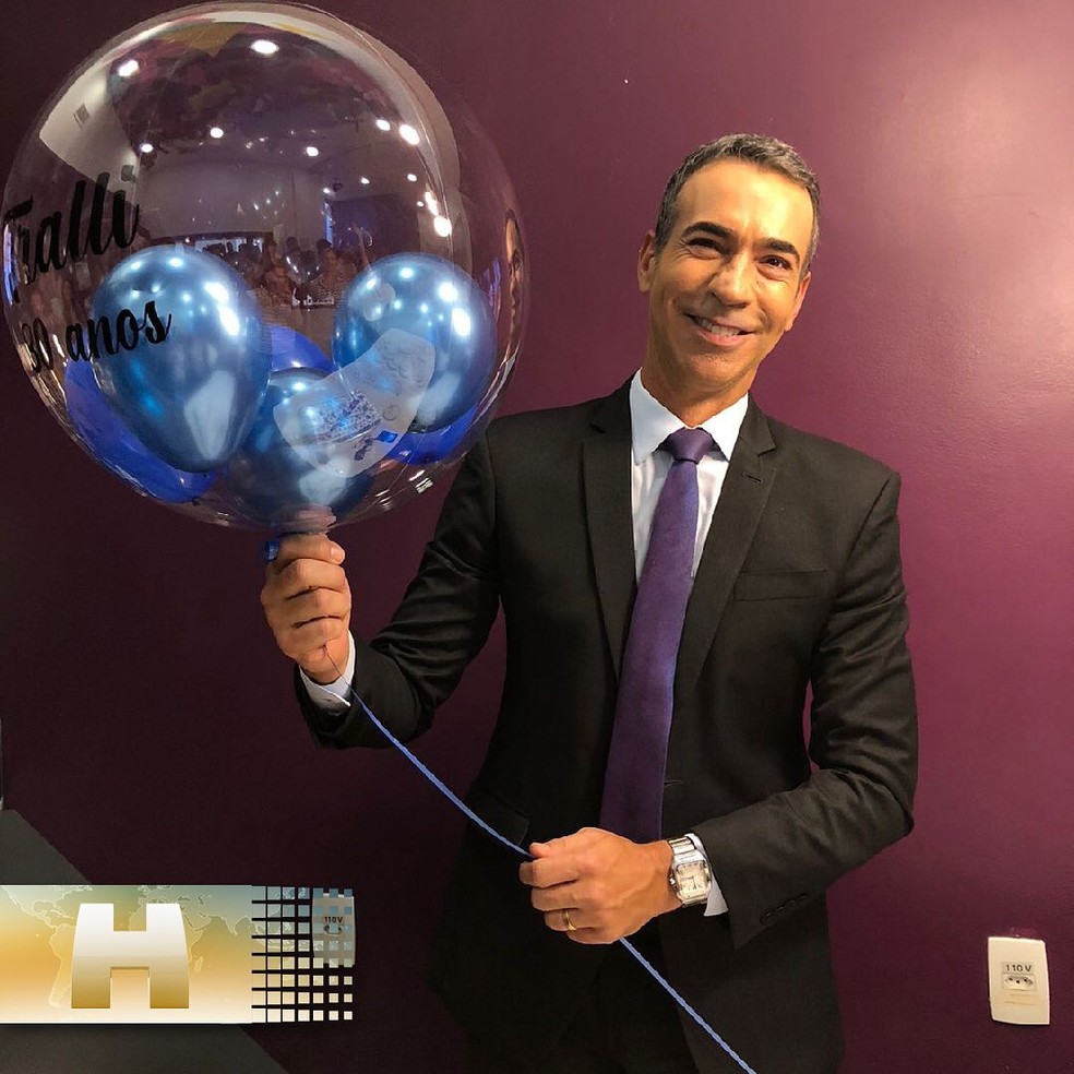 Cesar Tralli completa 30 anos de TV Globo e ganha festa: 'Meu nome é ...