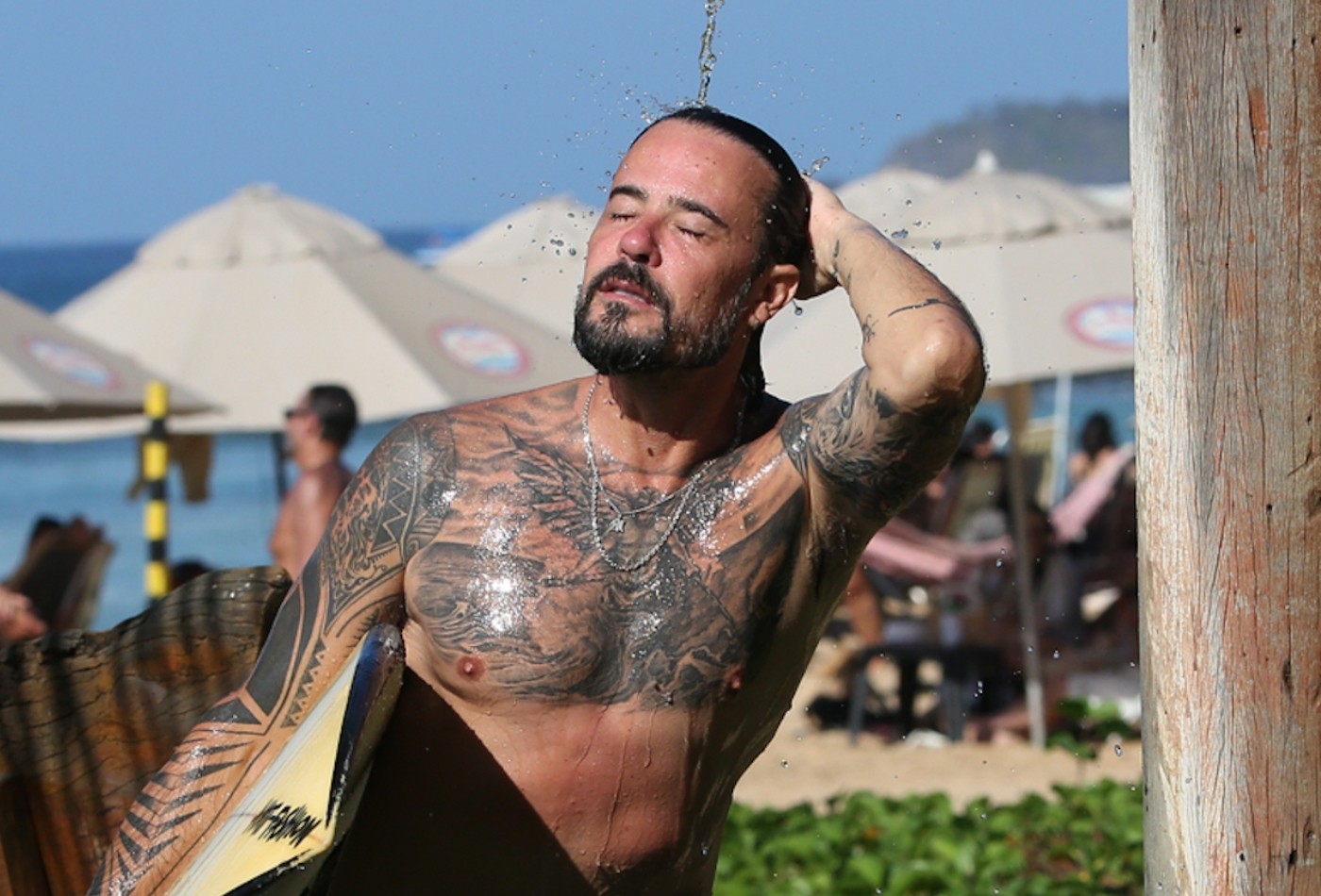 Após repercussão na web, Enzo Rabelo nega namoro com influenciadora ...