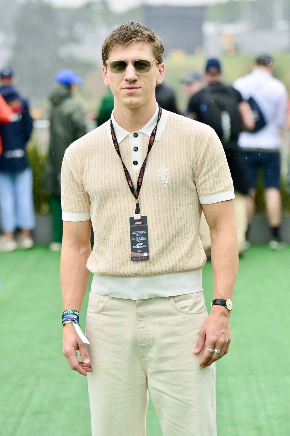 Rebeca Andrade, Caio Castro e mais famosos marcam presença no GP de São ...