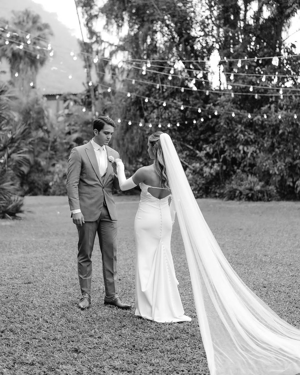 Atriz Bianca Palheiras se casa com triatleta e empreendedor Matheus Rios; veja fotos e vídeos