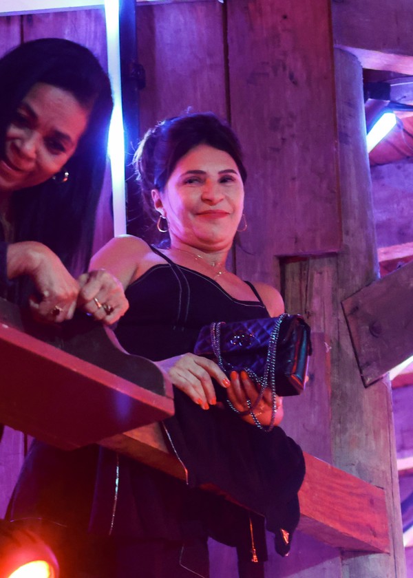 Simone Mendes recebe a mãe em gravação de 'Cintilante', seu primeiro ...