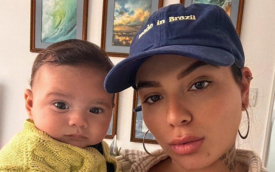 Petra Mattar se emociona em dia de mudança para morar sozinha com o filho