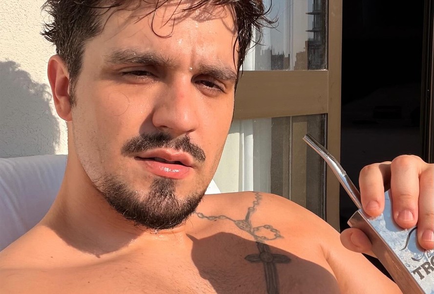 Luan Santana posta sem camiseta e web pira: 'Deu até calor!'; amplie