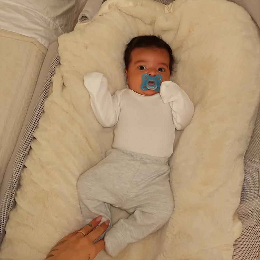 Nathália Valente posa com look combinando com filho: 'Eu e meu mini ...