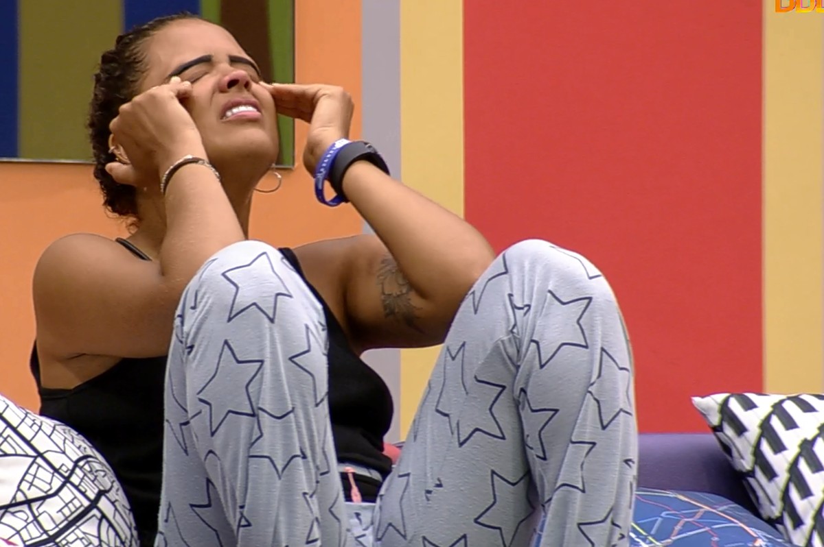 No BBB 23, Paula chora com saudades de Gabriel: 'Era para você estar ...