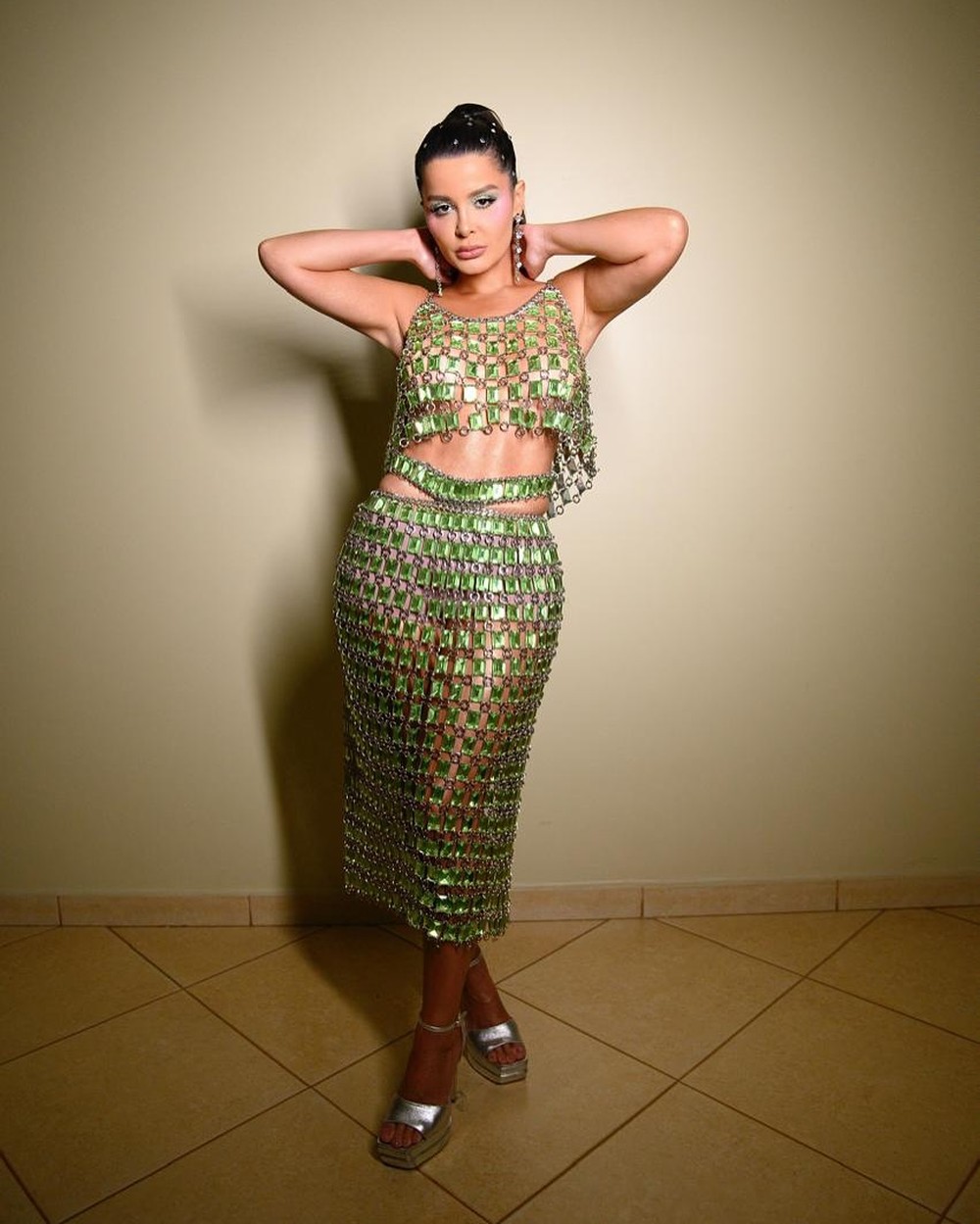 Transparência, brilho e mais: Veja os looks sensuais de Maiara e ...