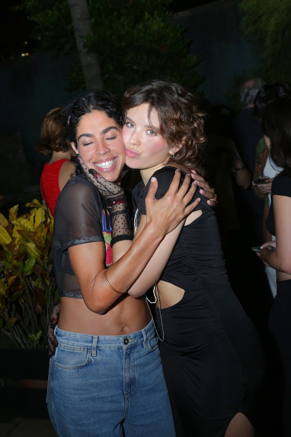 Flor Gil, neta de Gilberto Gil, reúne famosos ao lançar primeiro álbum ...