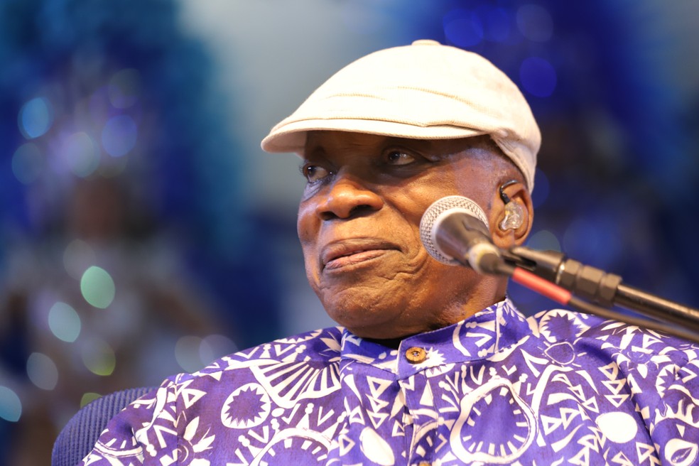 Sheron Menezzes chora de emoção com presença de Milton Nascimento na ...