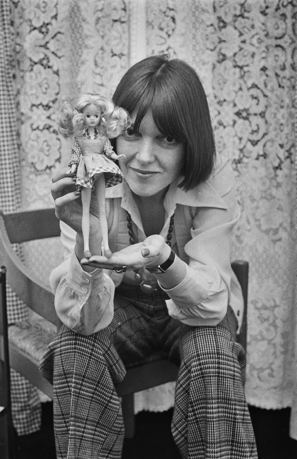 Mary Quant, estilista que popularizou a minissaia, morre aos 93 anos