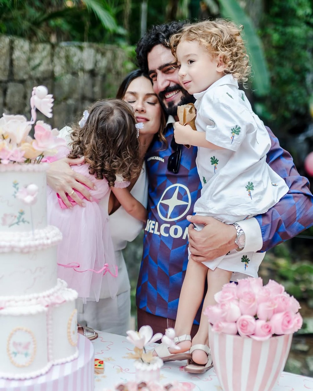 Thaila Ayala e Renato Góes festejam aniversário de 2 anos da filha ...