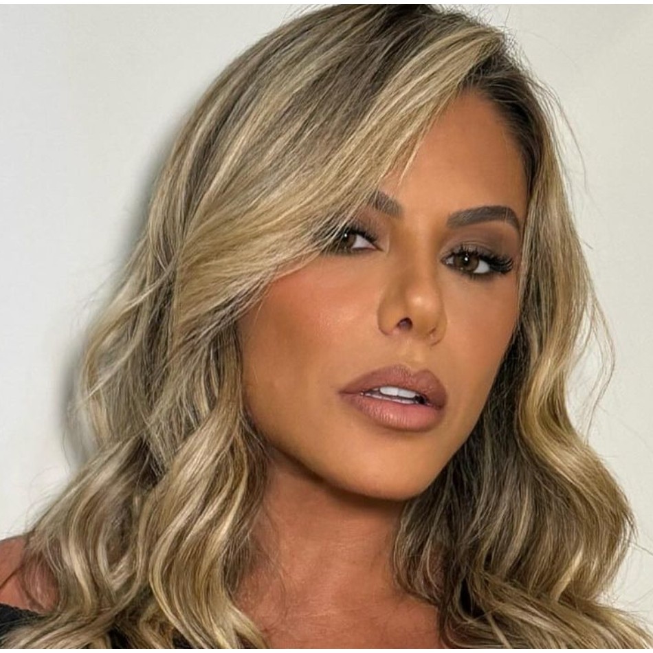 Saiba tudo sobre: Poliana Rocha