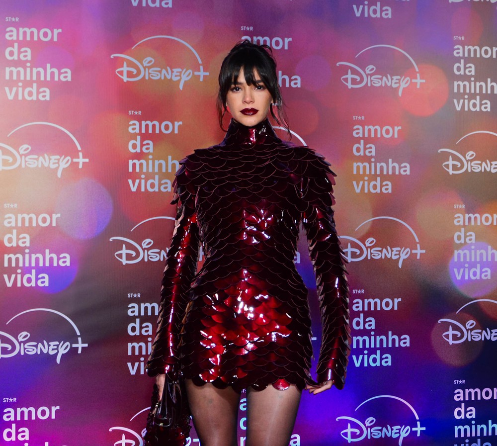 Bruna Marquezine usa look de R$ 100 mil e troca beijos com João ...
