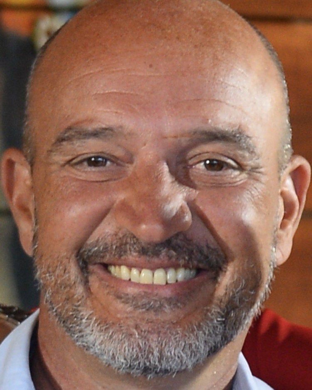 Ex-Big Brother morre aos 54 anos após enfartar em banheiro de bar