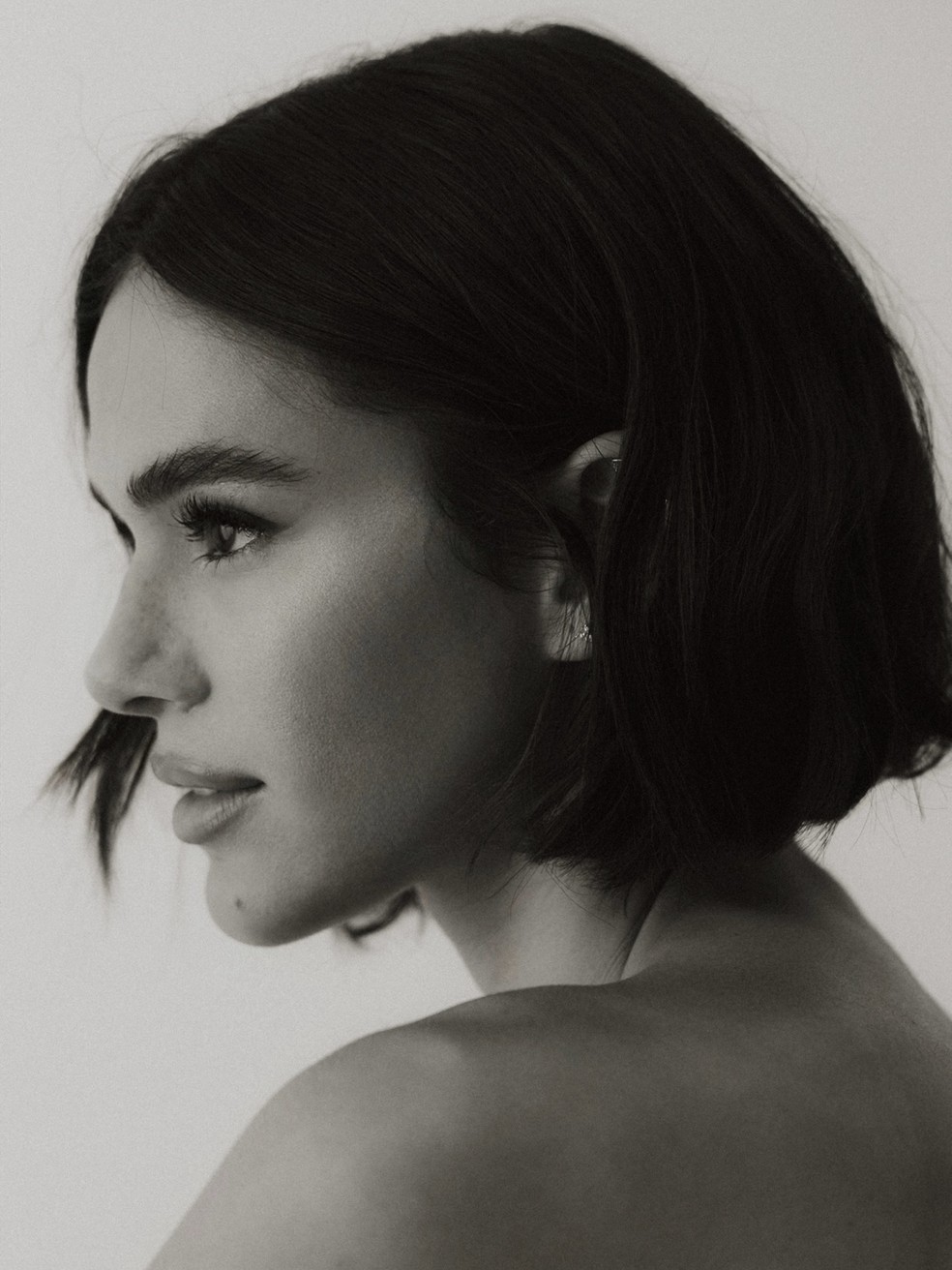 Bruna Marquezine muda o visual e adota fios curtos; veja antes e depois