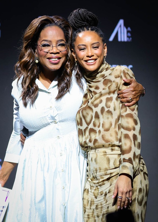 Oprah Winfrey é tietada por famosos após evento em São Paulo