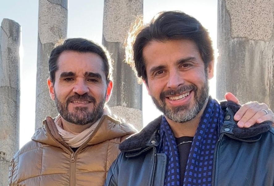 Marcelo Cosme, da GloboNews, curte lua de mel após se casar com médico