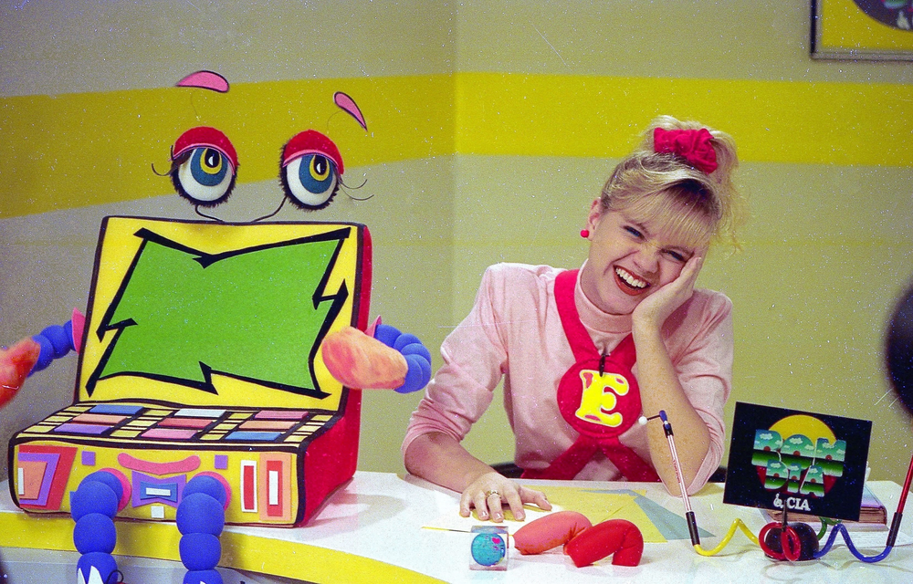 Paquita Eliana? Entenda foto da apresentadora com chapéu de assistente ...