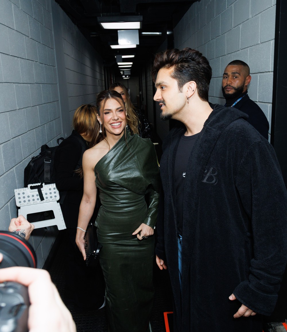 Luan Santana se declara à esposa nos bastidores de show histórico em ...