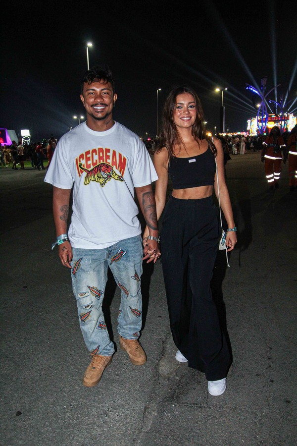 No Rock in Rio, Xamã diz que quer ver 'show da Sophie Charlotte' e circula de mãos dadas com ...