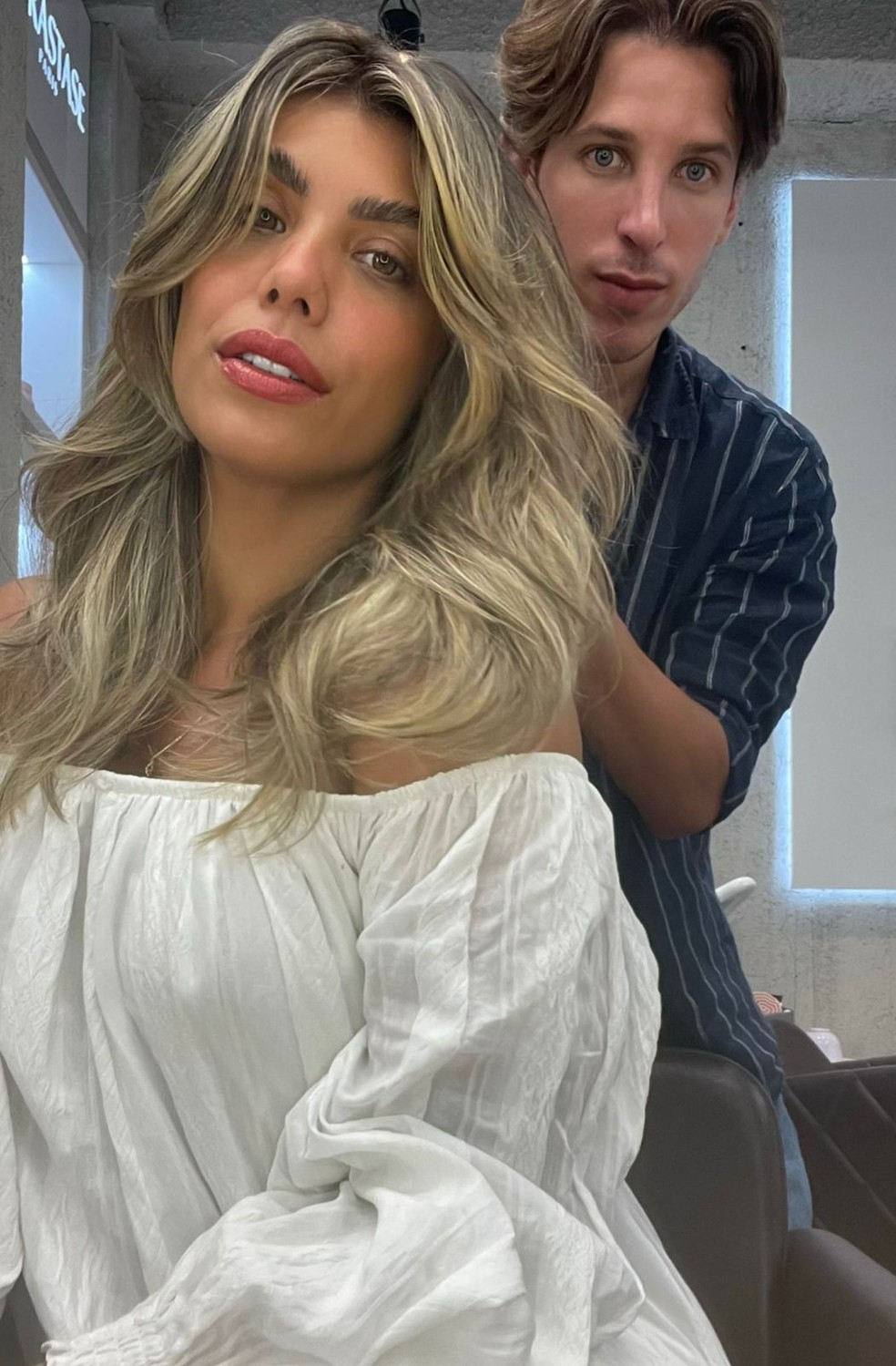 Fran Grossi renova o visual e fica loiríssima; confira antes e depois