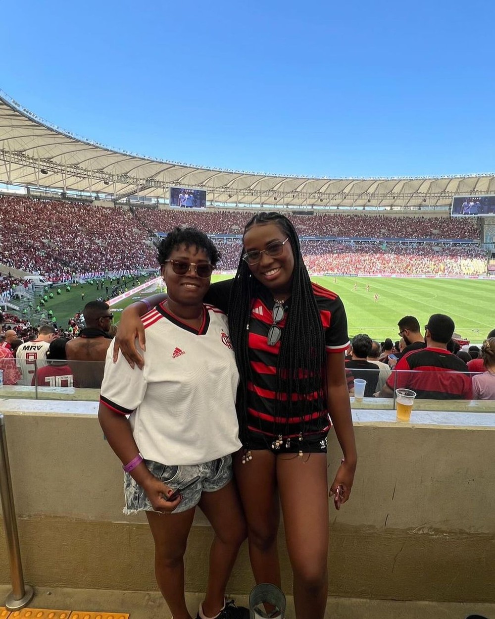 Ex BBB Leidy Elin, que vendia copos no Maracanã, realiza sonho de ver ...