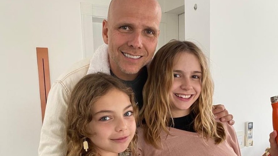 Fernando Scherer, o Xuxa, faz tatuagens em homenagem às filhas, Brenda ...