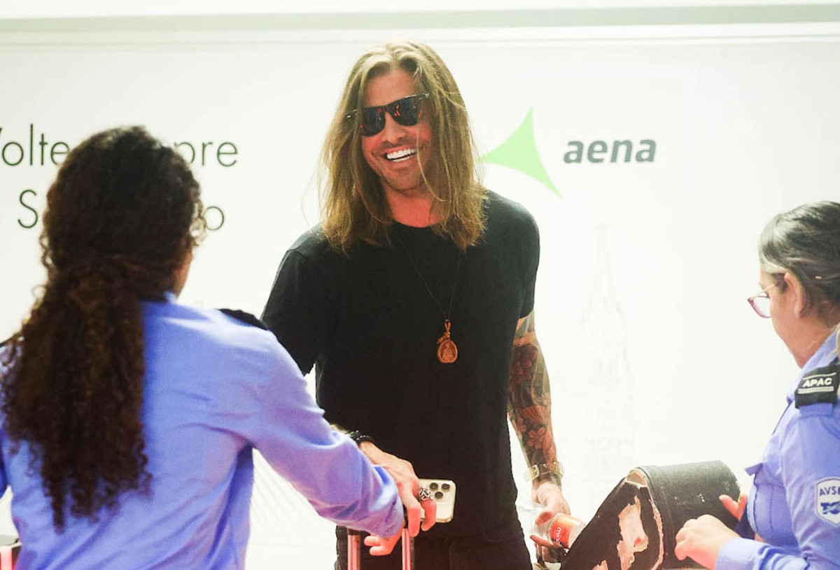 Com Wanessa Camargo fora do BBB 24, Dado Dolabella embarca sorridente ...