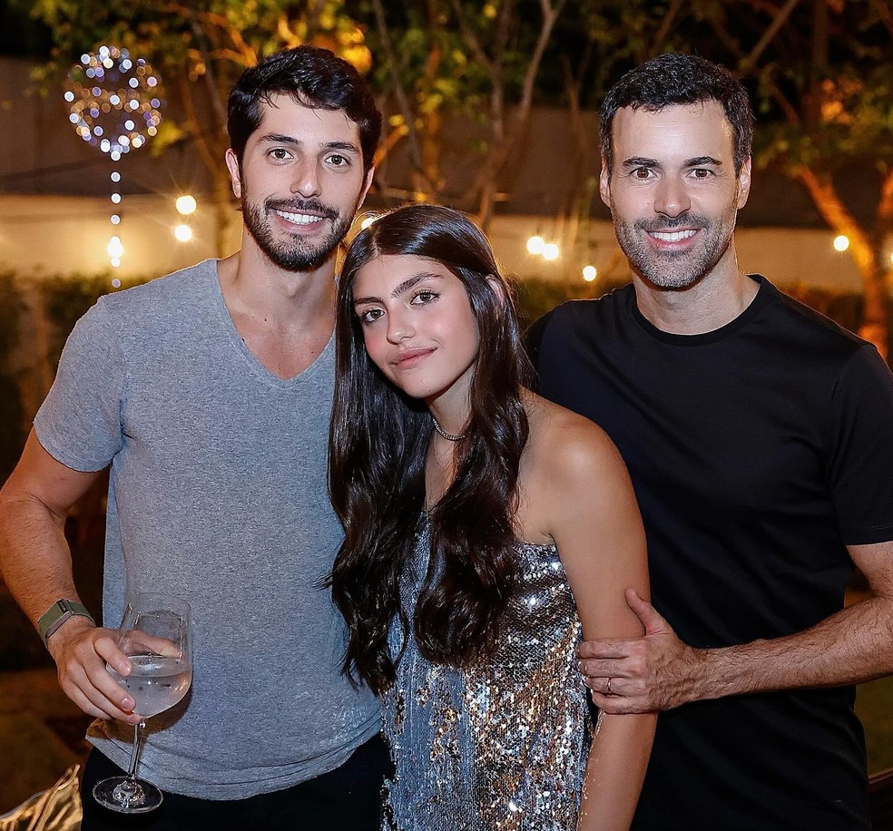 Filha de Carol Celico e Kaká faz festa para comemorar 13 anos e usa vestido de R$ 1,7 mil
