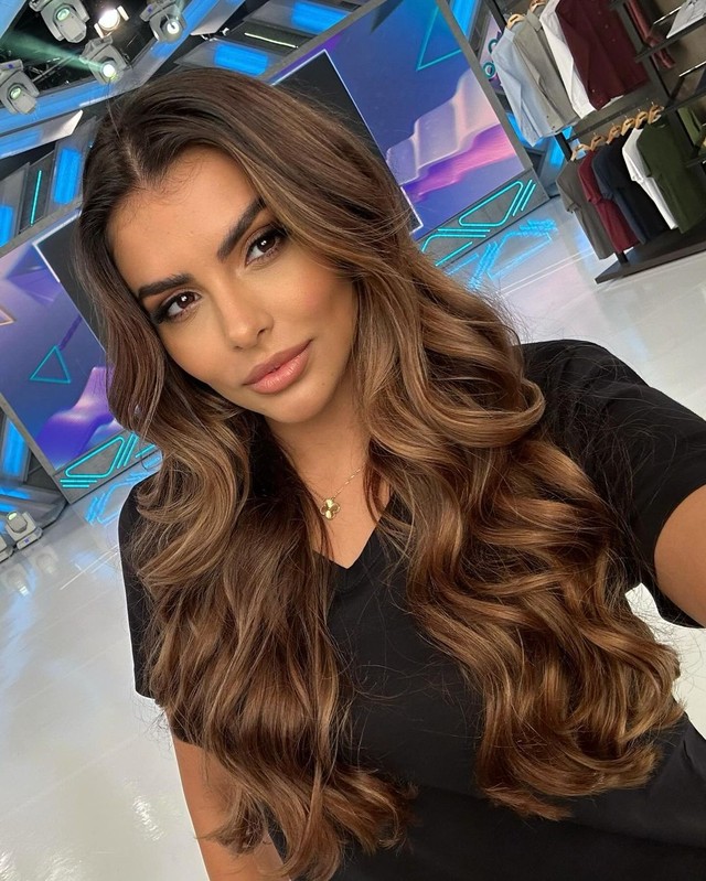 Isabella Arantes estreia como musa do Salgueiro em 2025