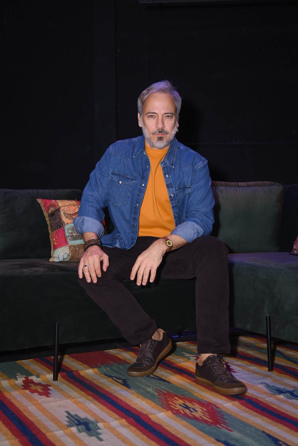 Sergio Guizé e mais famosos prestigiam estreia de peça com Bianca Bin ...