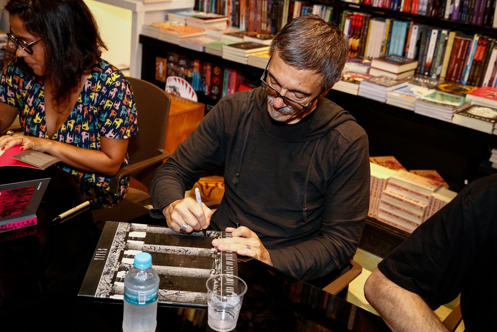 Malu Mader, Tony Bellotto e Charles Gavin vão a lançamento de livro ...