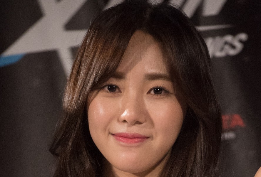 Estrela do k-pop, Kwon Mina é resgatada após tentativa de suicídio, diz ...