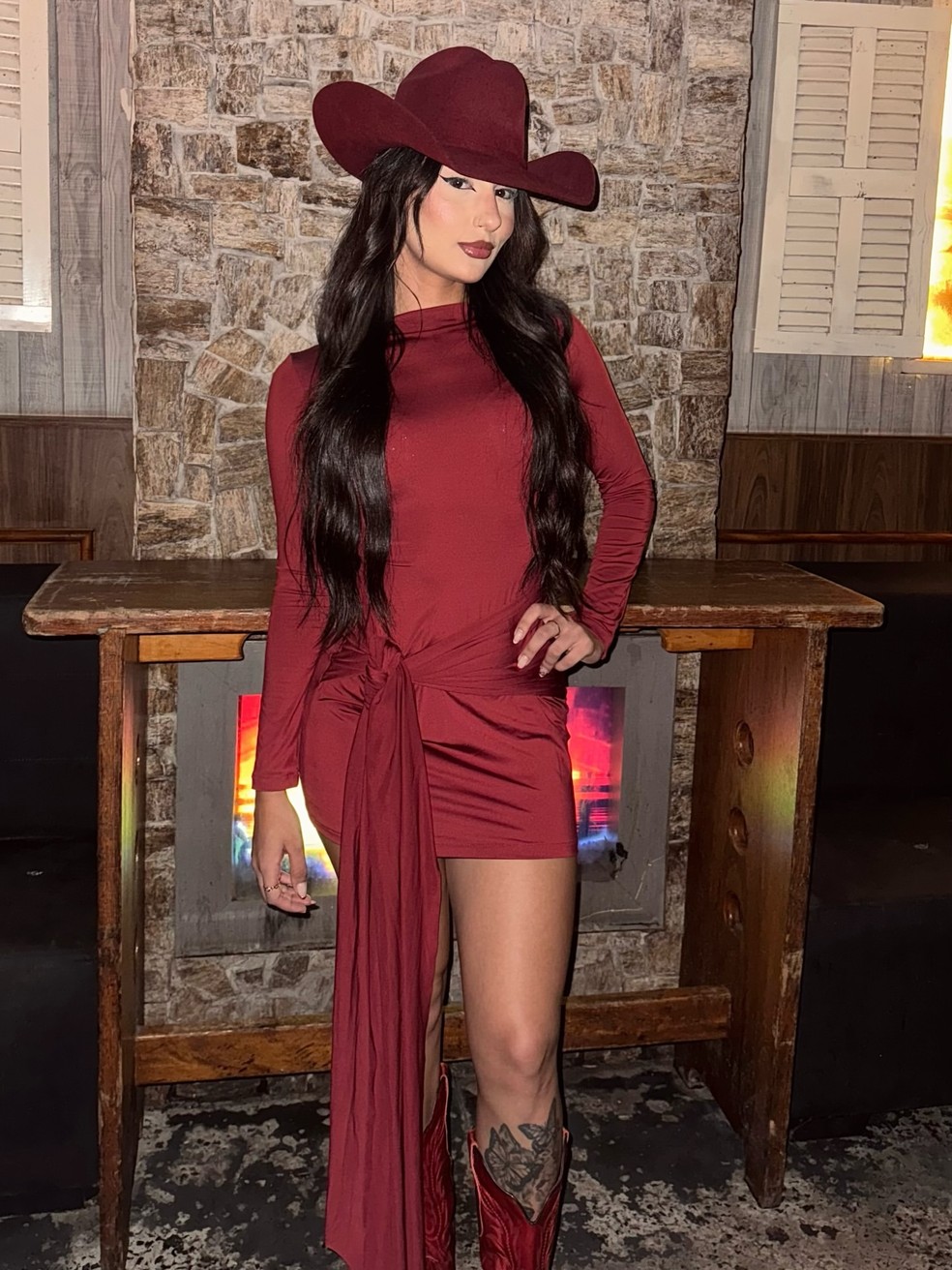 Sósia de Ana Castela ganha visita da cantora em seu aniversário e web ...