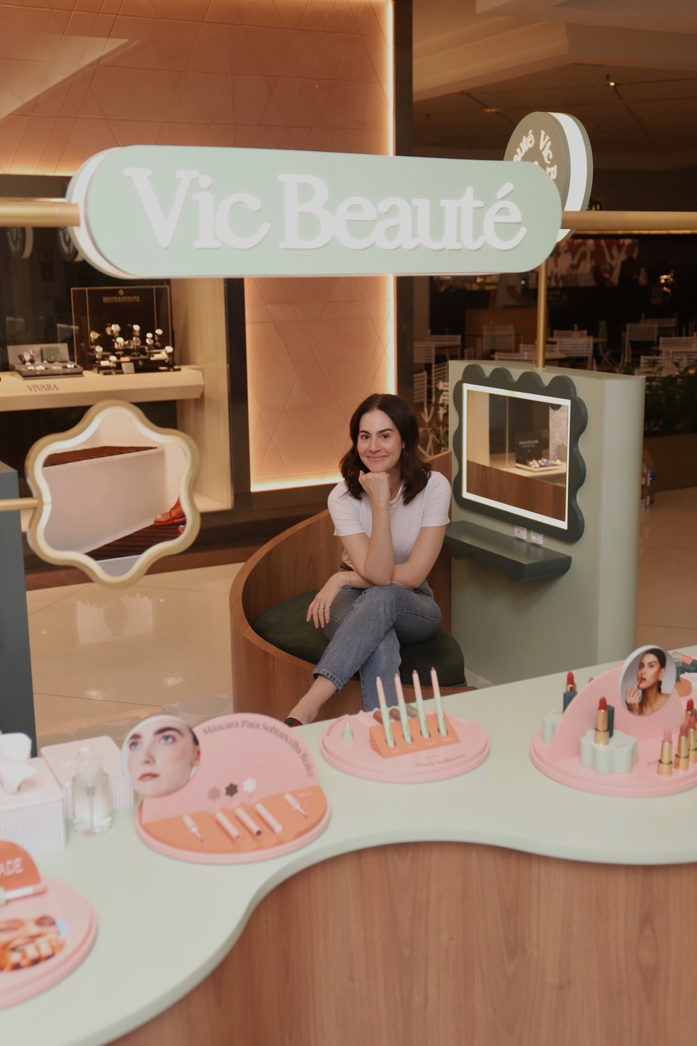 Vic Ceridono inaugura primeira loja de sua Vic Beauté