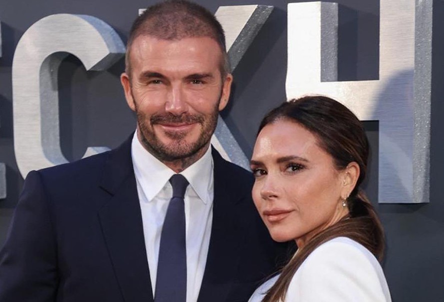 Victoria Beckham alvoroça web ao mostrar David Beckham sem camisa ...