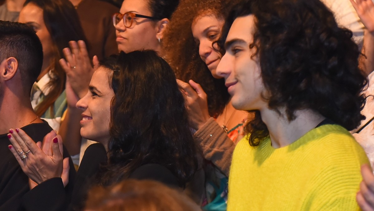 Filho de Maria Ribeiro e Paulo Betti faz raríssima aparição ao lado da ...